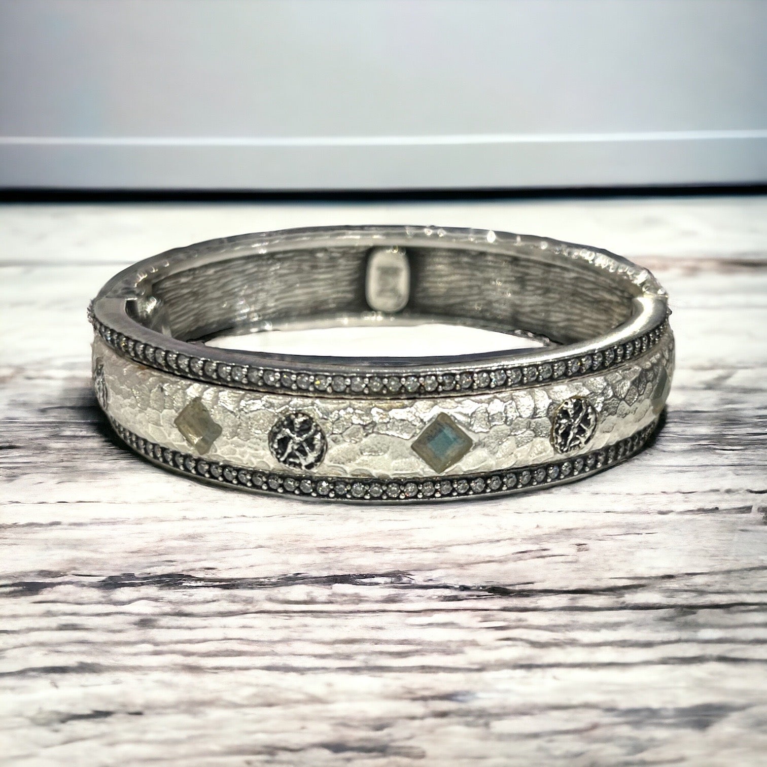 VINTAGE SILVER & SATIN SILVER LABRADORITE MOTA COIN BANGLE – Tat2 Designs